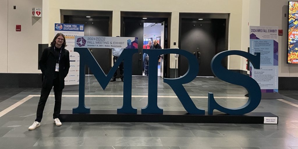 Maxi at MRS Fall Meeting in Boston – FemtoMat Research Group